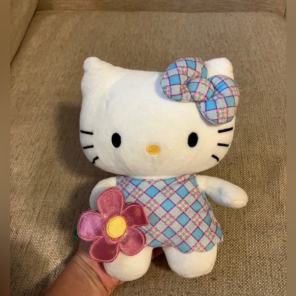 Hello Kitty | Toys | Hello Kitty Plush Stuffed Animal Holding Flower ...